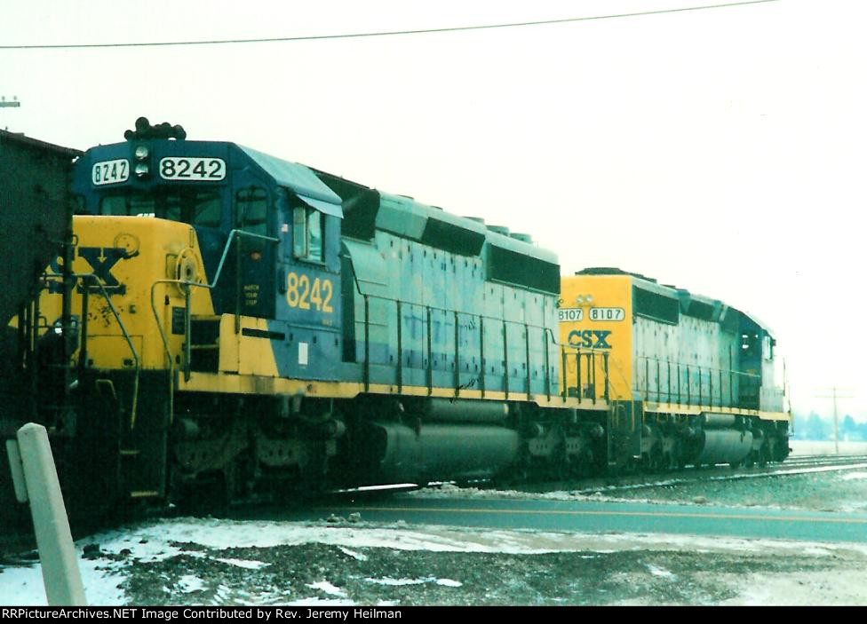 CSX 8107 & 8242 (1)